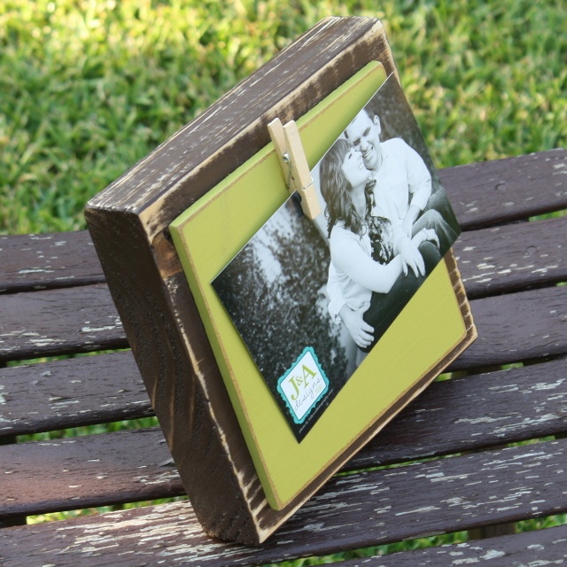 16 DIY Ideas for Styling the Photo Frames - Pretty Designs