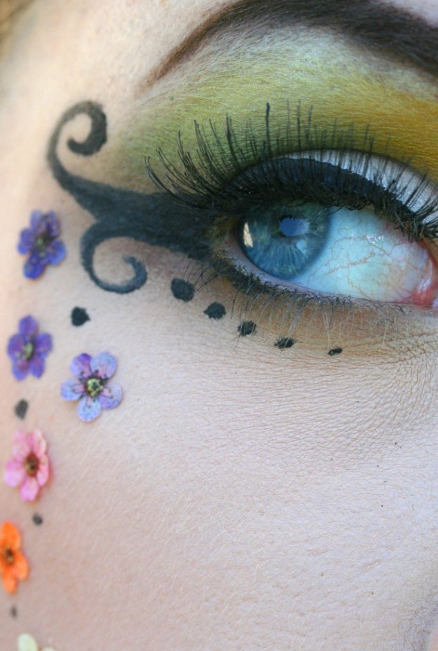 20 Ingenious Makeup Art Designs - Pretty Designs