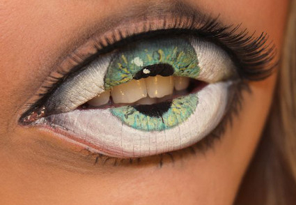 20 Ingenious Makeup Art Designs - Pretty Designs