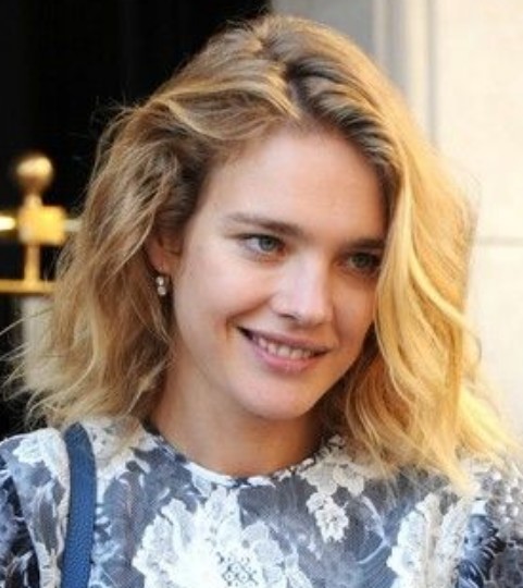 15 Stylish Hairstyles with Deep Side Part - Pretty Designs