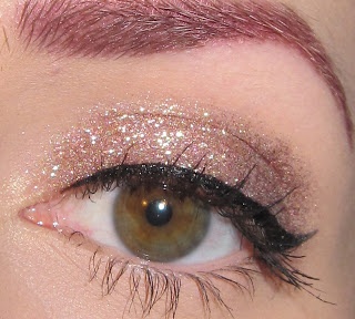 A Collection of 40 Best Glitter Makeup Tutorials and Ideas 2024 ...