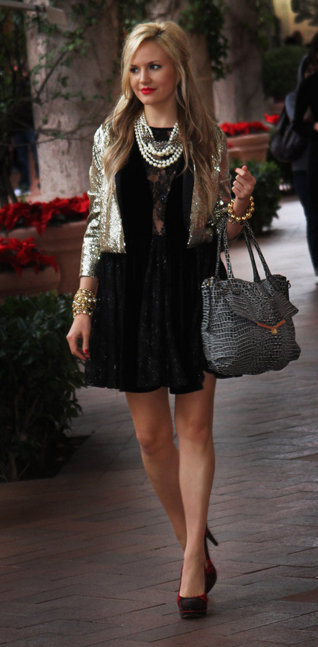 Stylish Sequined Outfits for Your Next Party - Pretty Designs