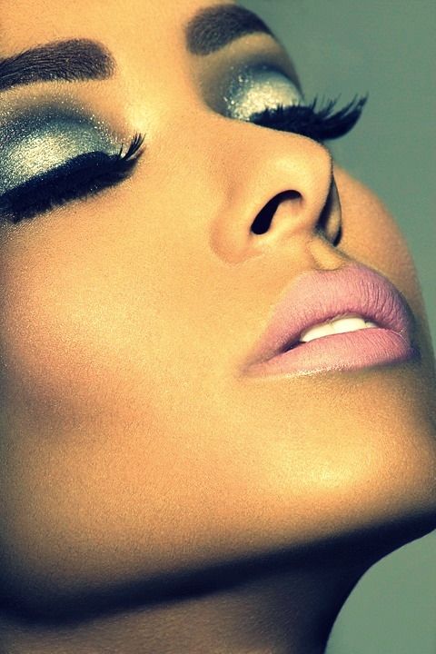 15 Charming Night Makeup Ideas - Pretty Designs