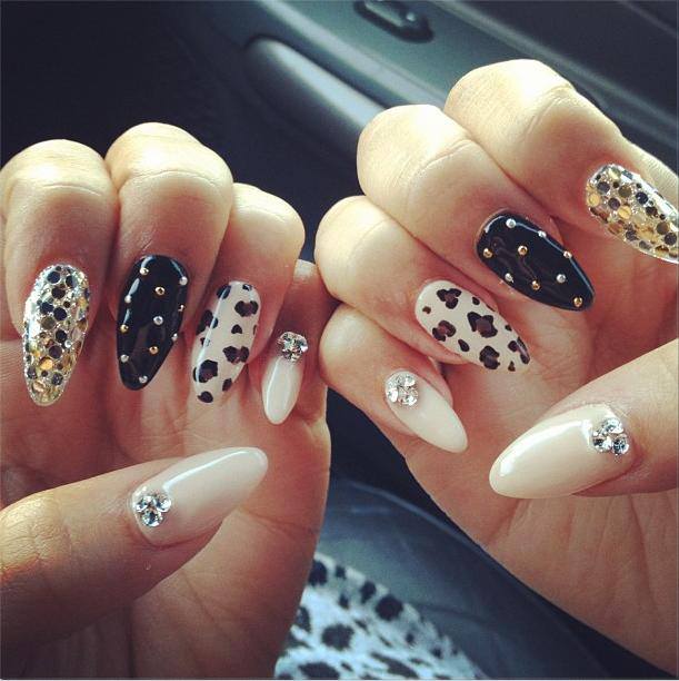 15 Fabulous Stiletto Nail Ideas - Pretty Designs