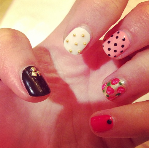 16 Creative Mismatched Nail Art Designs - Pretty Designs