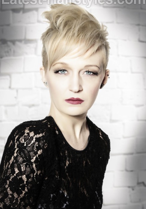 11 Ultra Modern-chic Hairstyles for Women - Pretty Designs