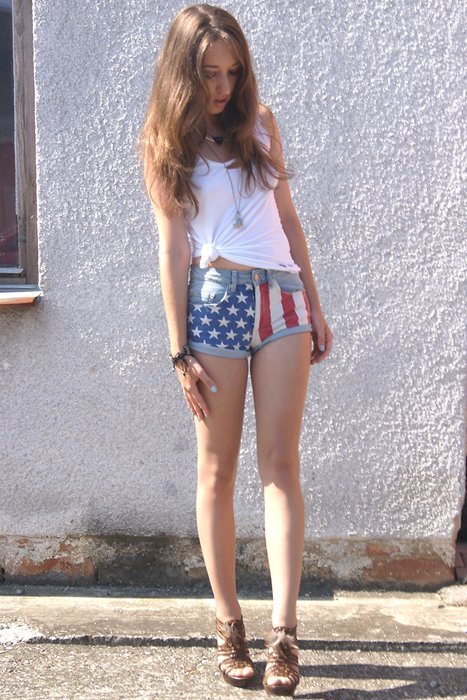 Stylish and Patriotic Outfit Ideas to Try - Pretty Designs
