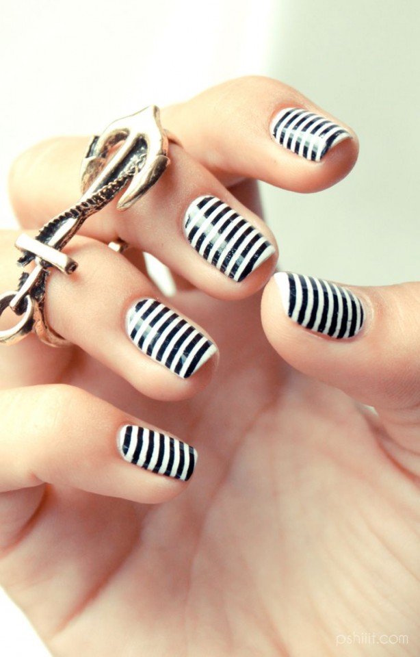 17 Fabulous Striped Nail Art Ideas - Pretty Designs