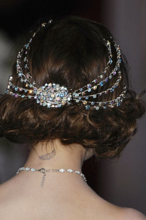 12 Romantic Buns You Must Have for Summer - Pretty Designs