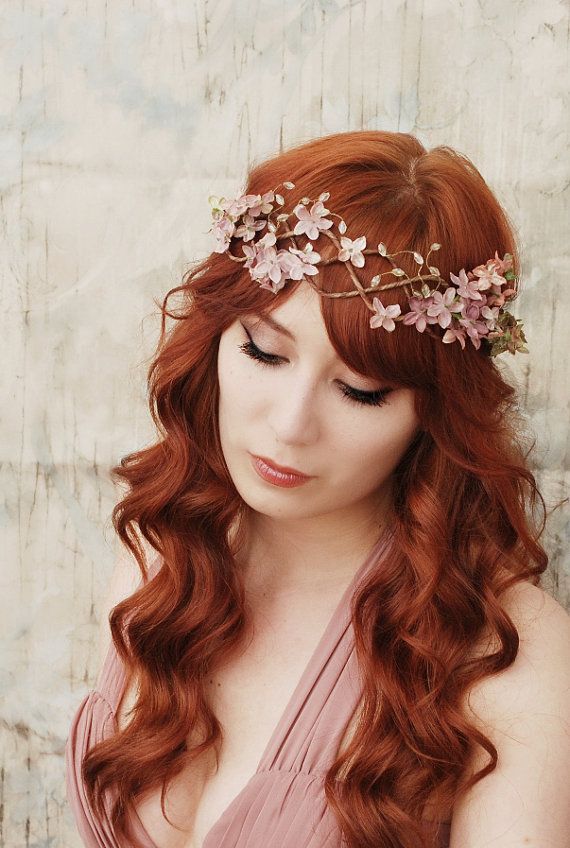 How to Use Flowers to Spice up Your Hairstyles - Pretty Designs