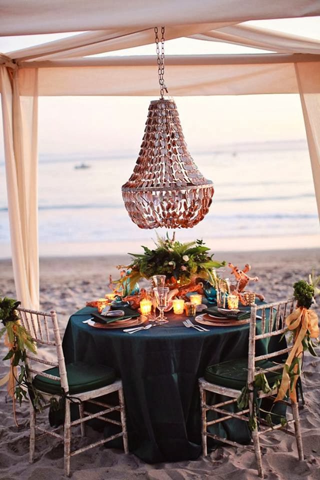 12 Romantic Ways to Set an Outdoor Table - Pretty Designs