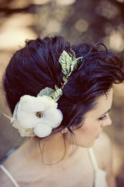 How to Use Flowers to Spice up Your Hairstyles - Pretty Designs