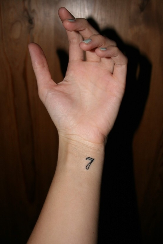 15 Interesting Tiny Tatoos for Fashionistas - Pretty Designs