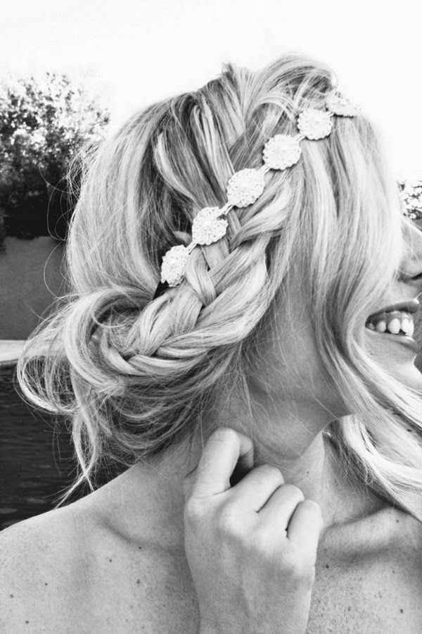 14 Glamorous Hairstyles With Headbands - Pretty Designs