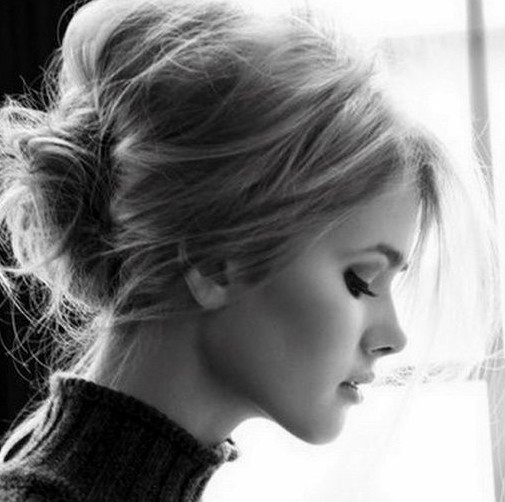 20 Gorgeous Messy Wedding Updos - Pretty Designs