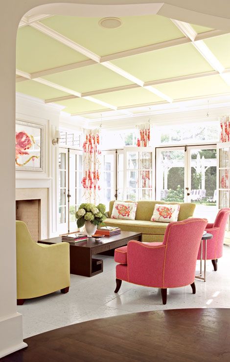 Home Decorating: Green Walls of Living Room - Pretty Designs