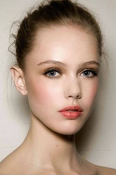 Peach Makeup Ideas for Spring - Pretty Designs