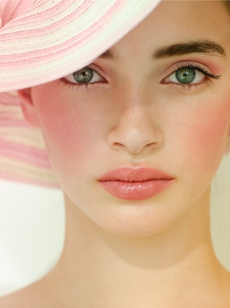 Peach Makeup Ideas for Spring - Pretty Designs