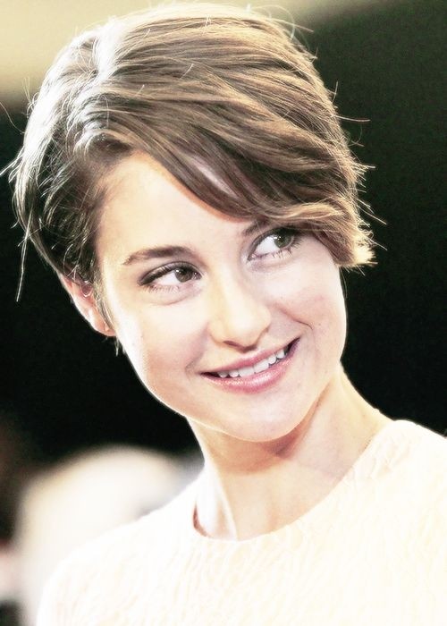 20 Pretty Short Layered Hairstyles for Women - Pretty Designs