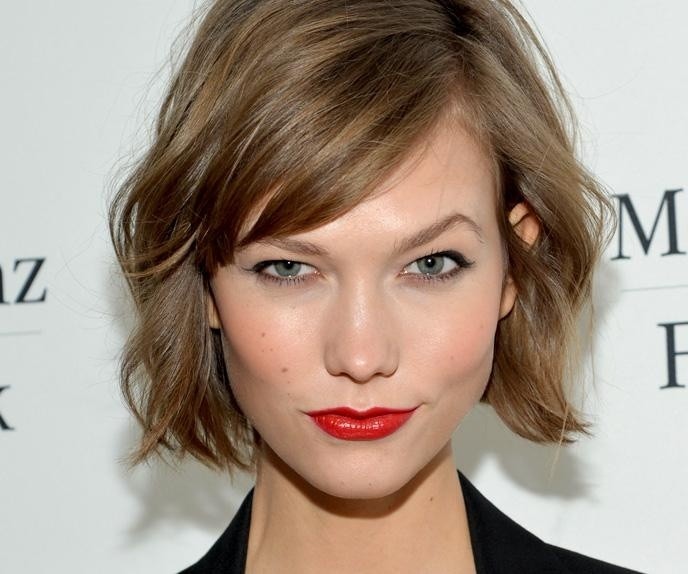 16 Fabulous Short Hairstyles for Long Face - Pretty Designs