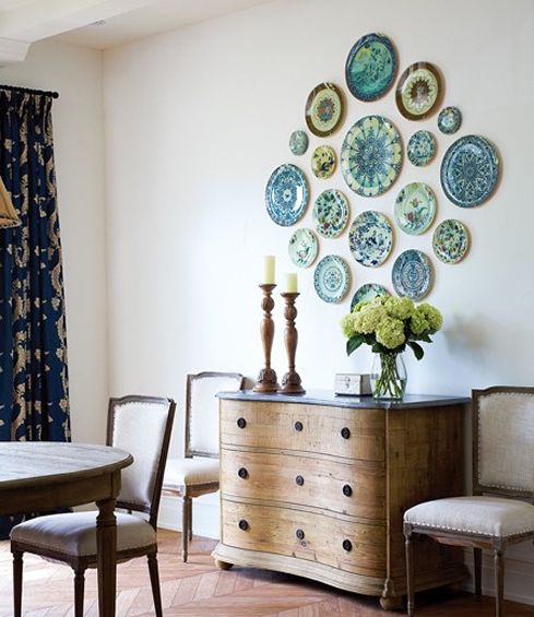 15 Ways to Make a Plate Wall - Pretty Designs