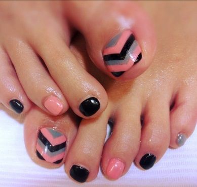 20 Adorable Easy Toe Nail Designs 2024 - Simple Toenail Art Designs ...