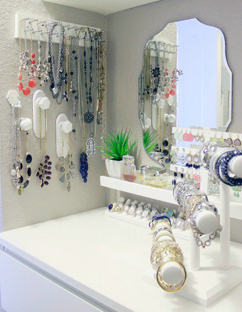 9 Fancy Ways to Display Your Jewelry - Pretty Designs