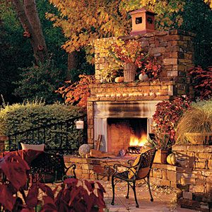 15 Backyard Designs for Fall - Pretty Designs