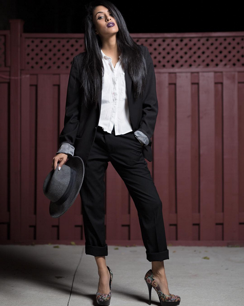 15 Sassy Suits You Must Love - Pretty Designs