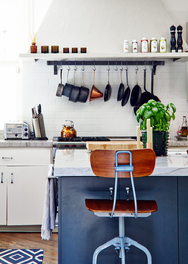 15 Ways to Enlarge Your Kitchen Space - Pretty Designs