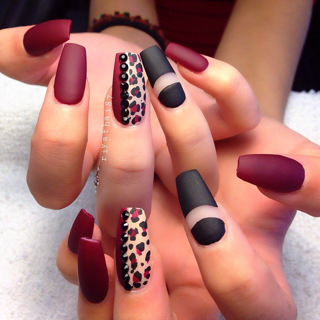 20 Inspiring Negative Space Nails - Pretty Designs