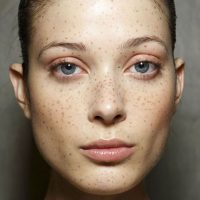 How to Draw On Freckles That Don't Look Fake - Pretty Designs
