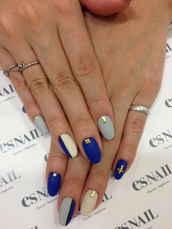 25 Ideas to Paint Your Blue Nails for Fall - Pretty Designs
