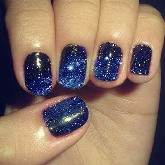 25 Ideas to Paint Your Blue Nails for Fall - Pretty Designs
