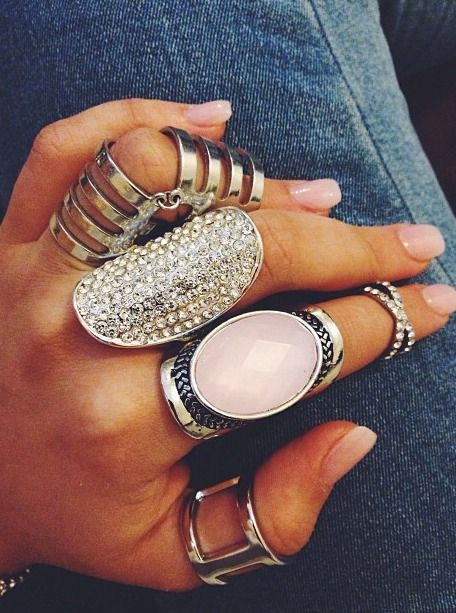 Tips on How to Rock Chunky Jewelry - Pretty Designs