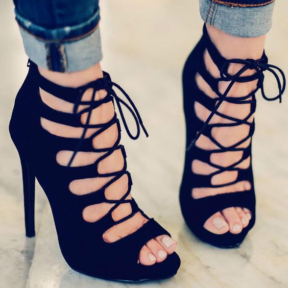 How to Wear High Heels Effortlessly - Pretty Designs