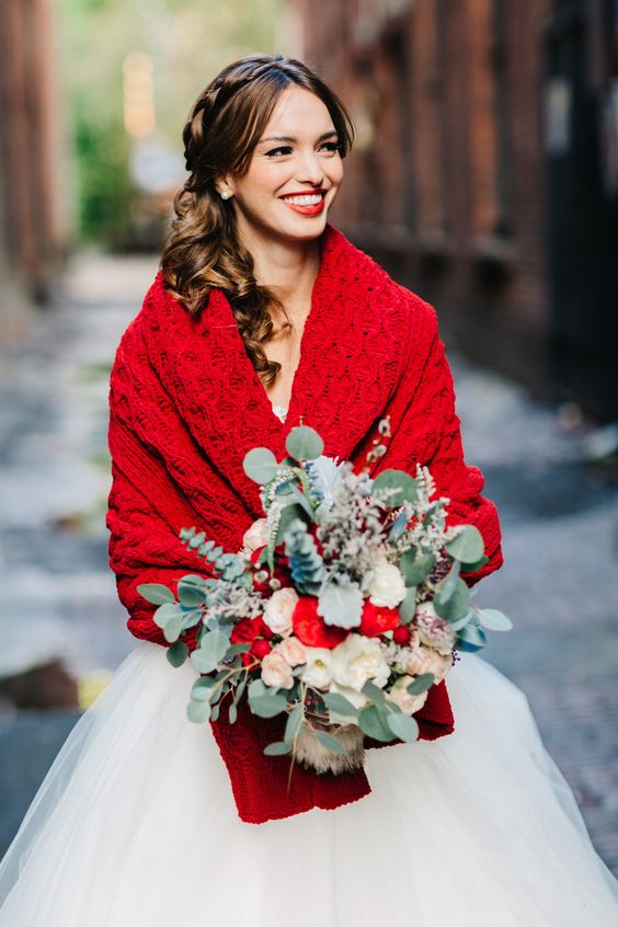 Festive Christmas Wedding Ideas on a Budget - Ideas for a Christmas ...