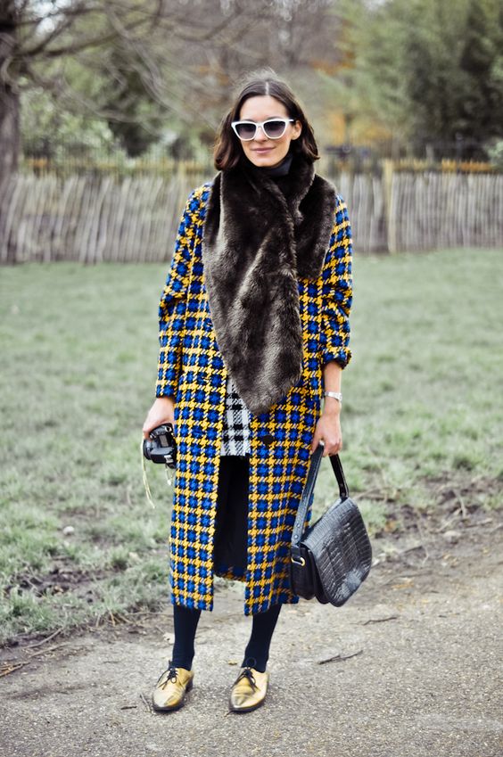 10 Ideas to Put on Colorful Coats - Pretty Designs