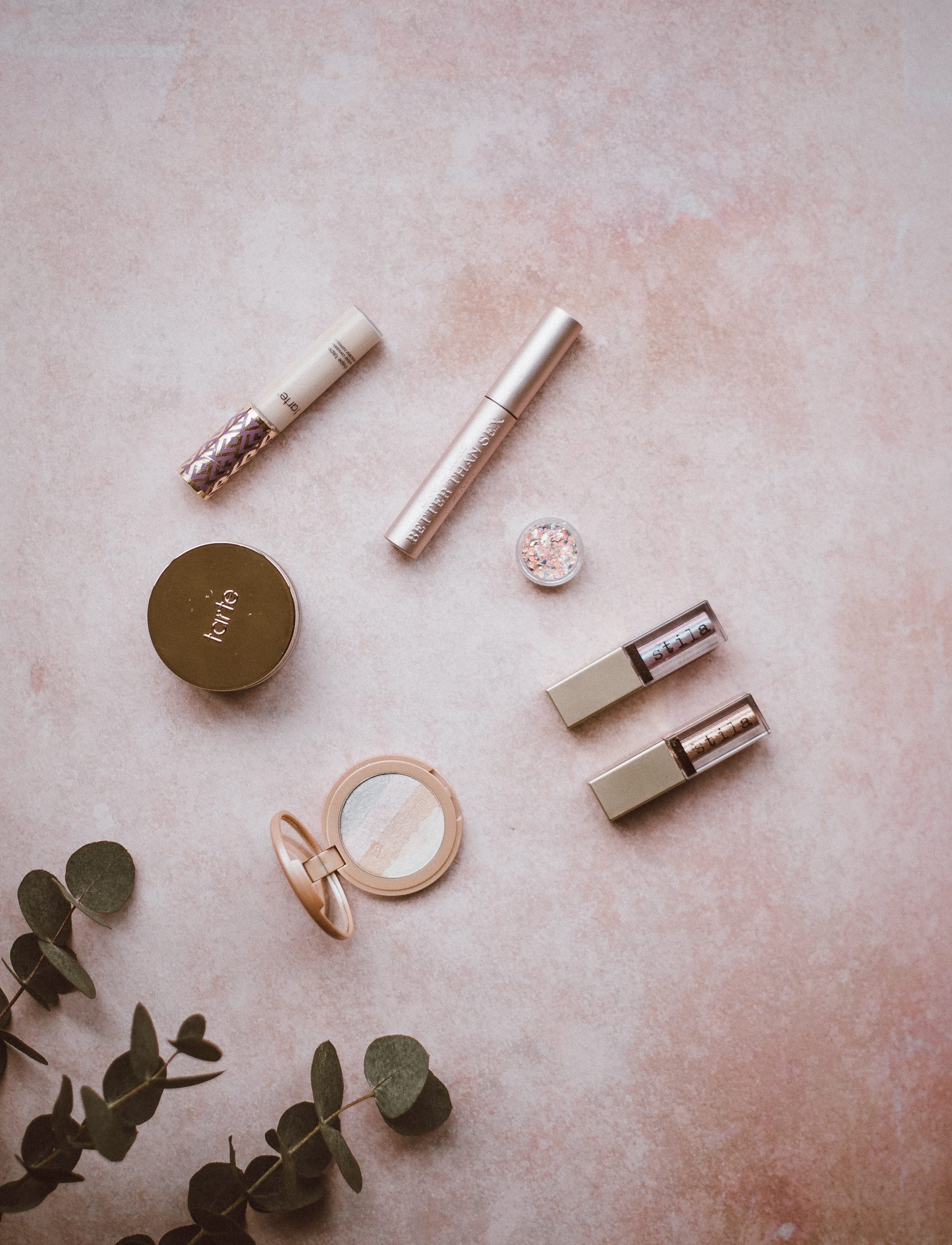 6 Best Ways To Remove Makeup Stains From Clothes - Pretty Designs