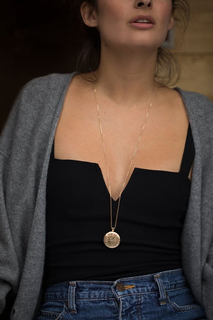 How to Choose the Right Jewelry For Any Outfit - Pretty Designs