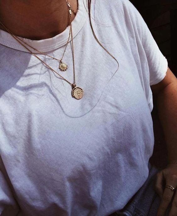 How to Choose the Right Jewelry For Any Outfit - Pretty Designs