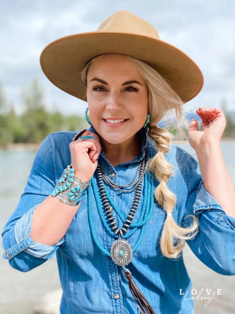 How to Choose the Right Jewelry For Any Outfit - Pretty Designs