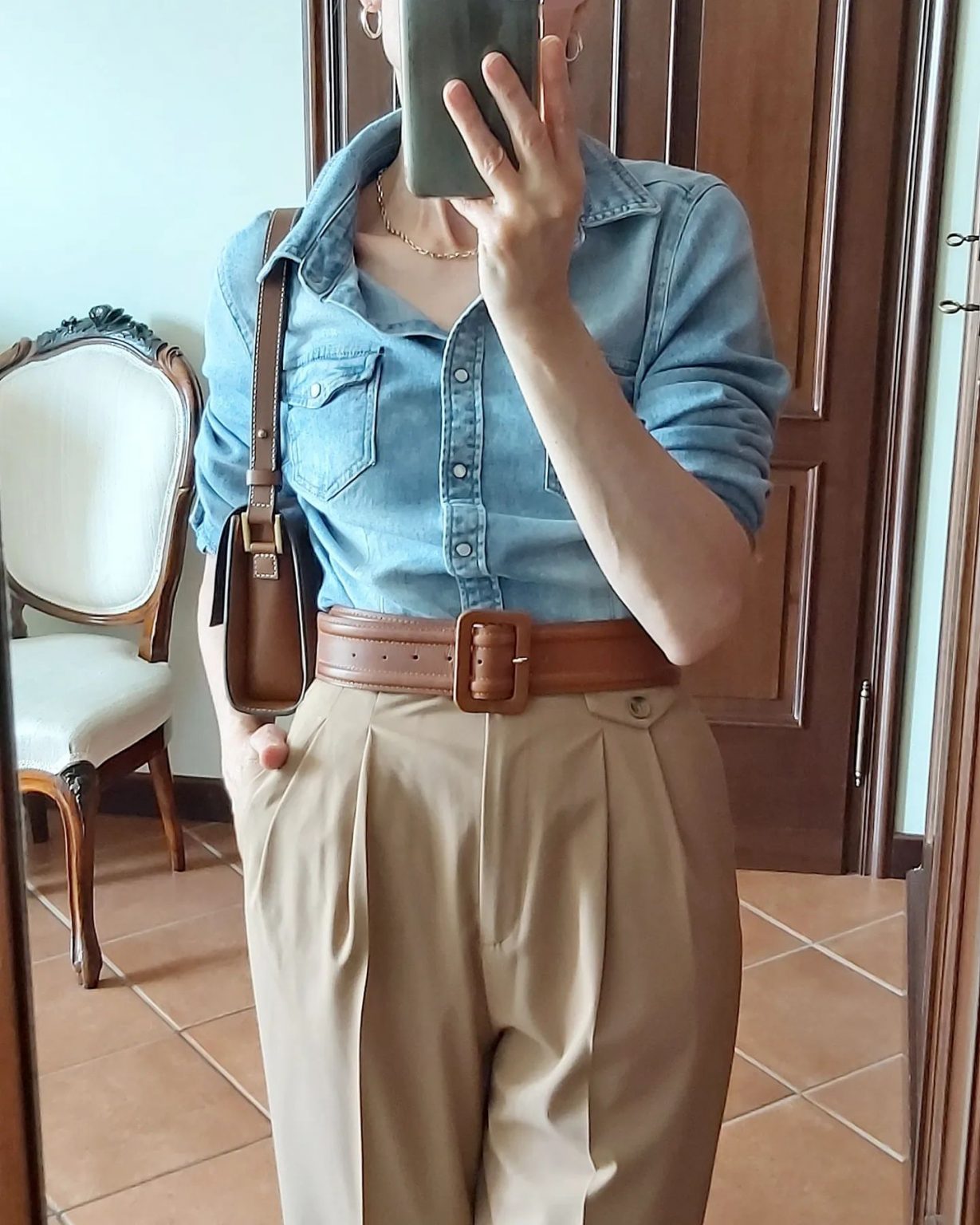 17 Cute Denim Shirt Outfit Ideas for Women - Pretty Designs