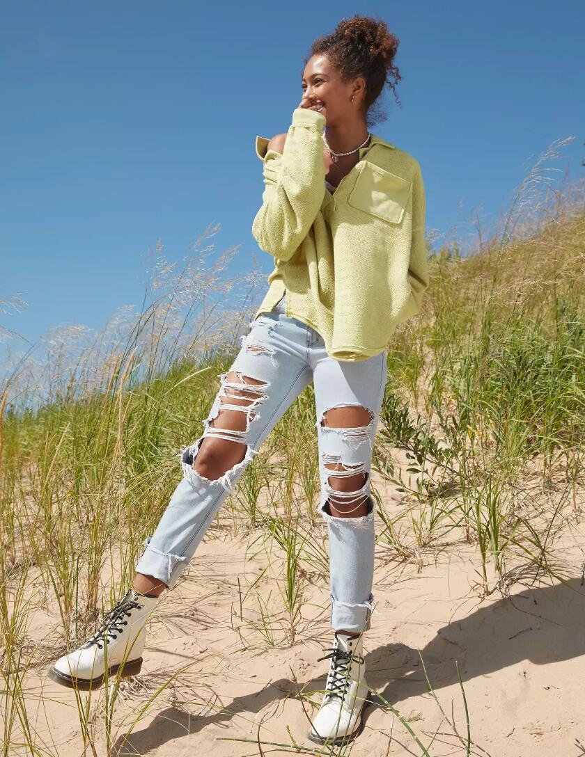 How to Style Mom jeans - Pretty Designs